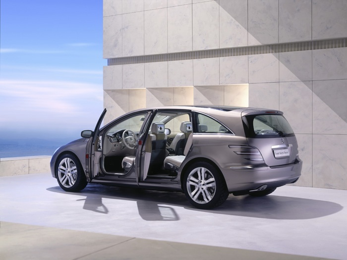 Vor 18 Jahren: Die Mercedes-Benz Vision GST präsentiert eine neue ...