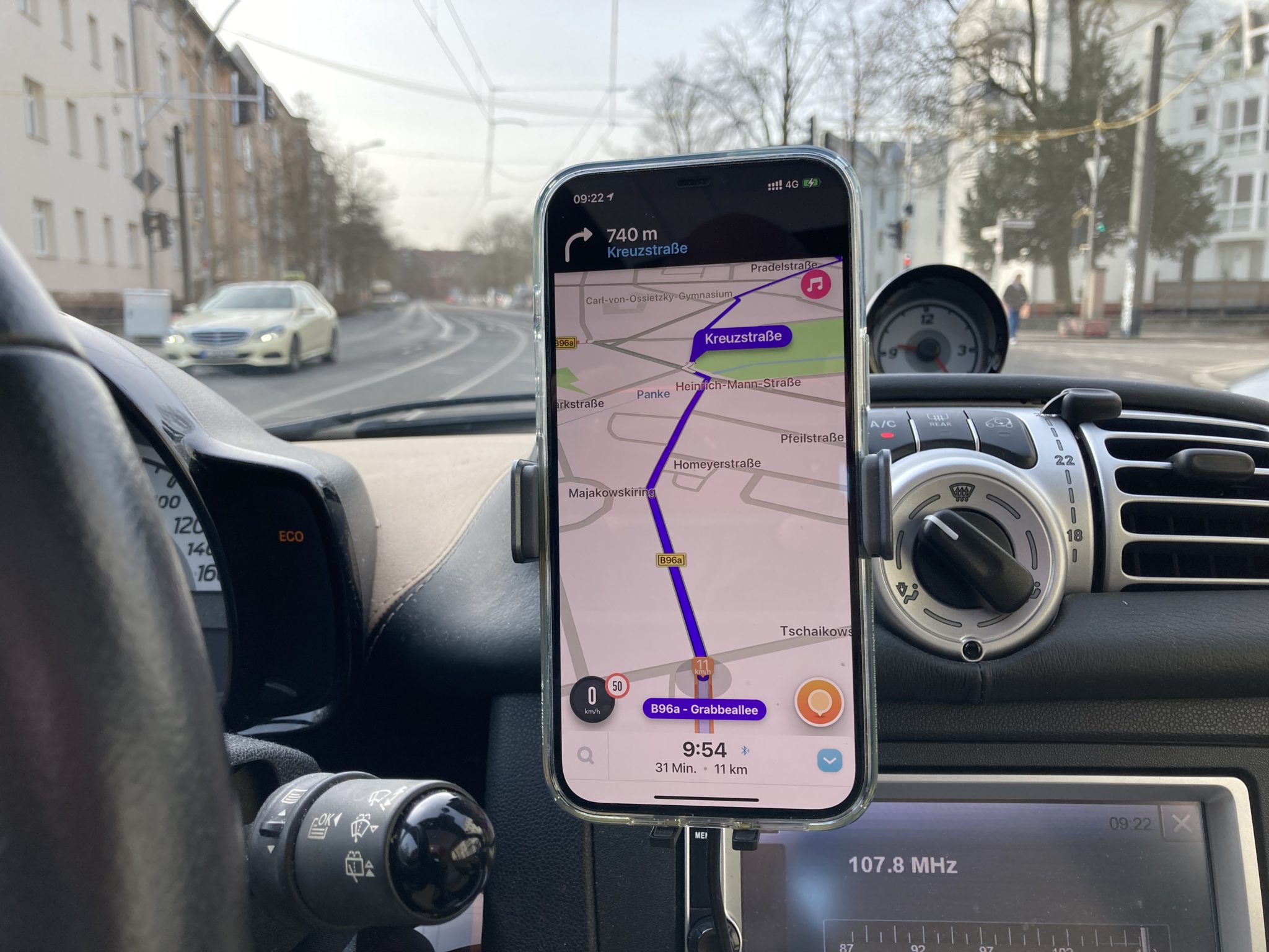 Auto Navigation - Mit dem Handy sicher durch den Verkehr